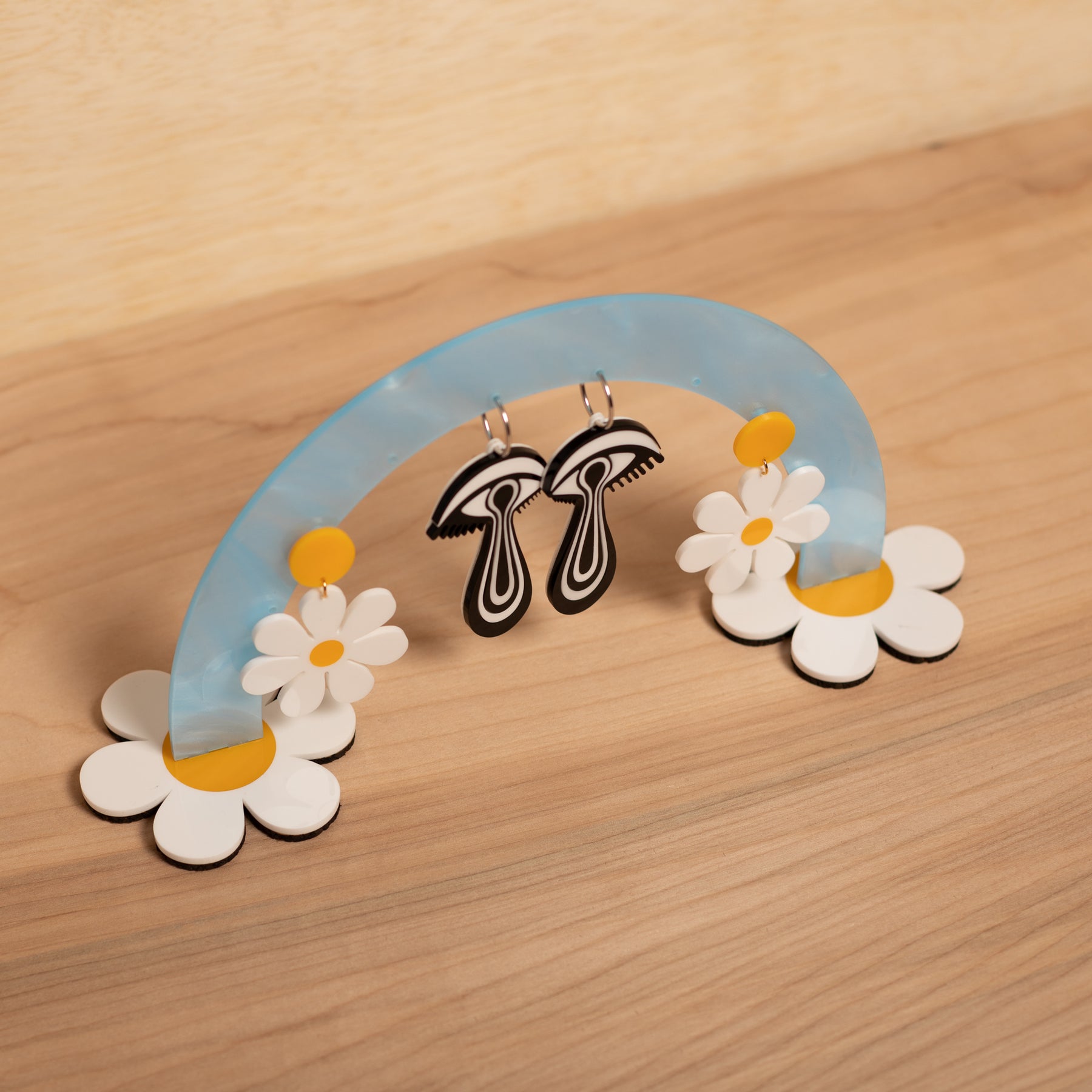 The Daisy Arc Earring Hanger